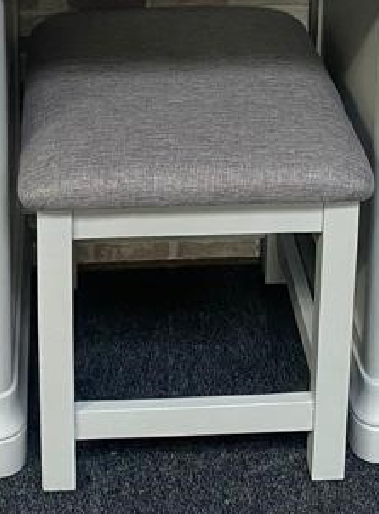 Glenkeen Furnishings. Deauville Dressing Table (Light Grey)